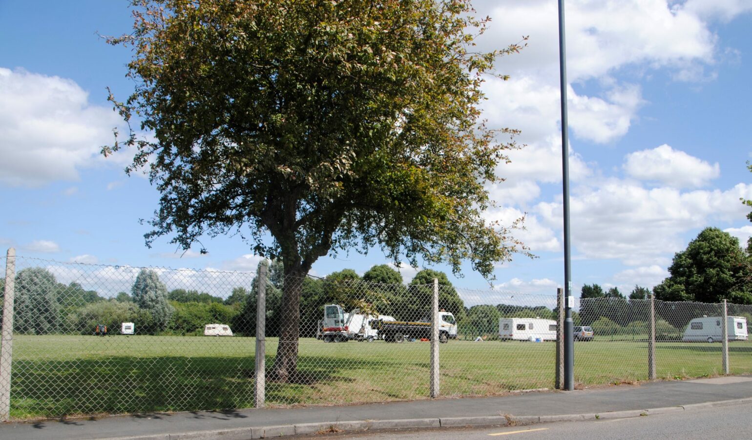 Travellers are evicted from Siston Common today – and move onto playing ...