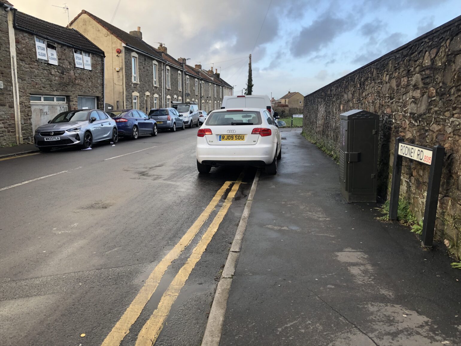 Man charged with arson after fire in Kingswood sees one person taken to ...