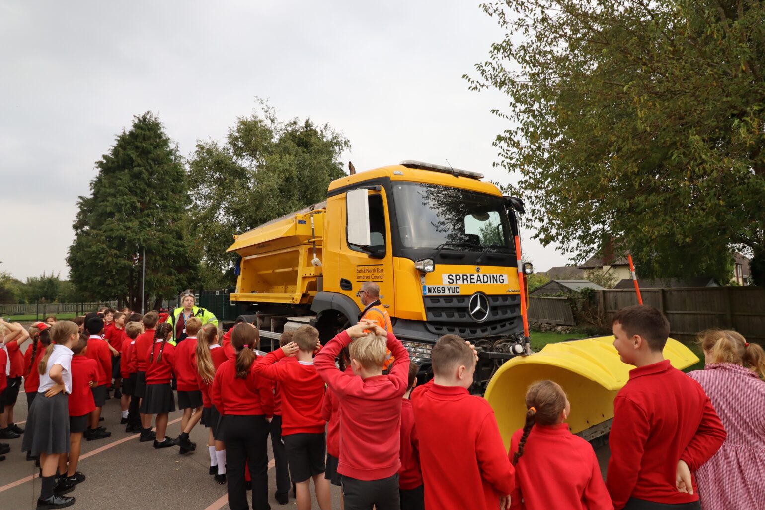Gritter lorry helps spread road safety message to Saltford pupils | The ...